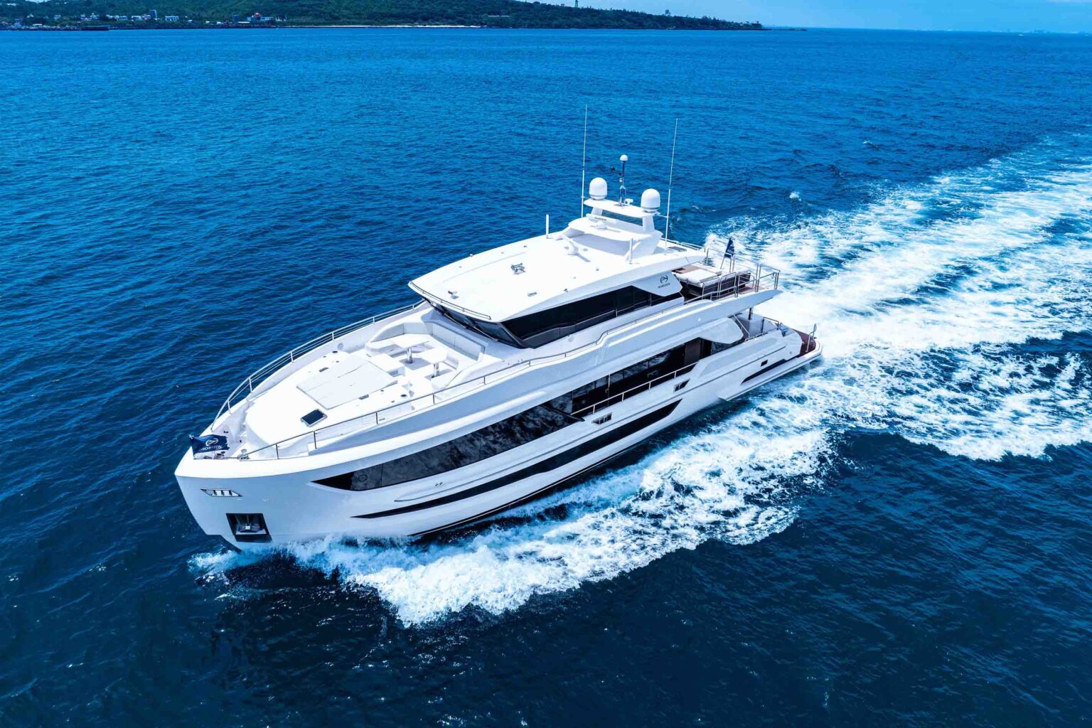 The Wait Is Over: Horizon’s FD90 Just Broke the Rules of New Yacht ...