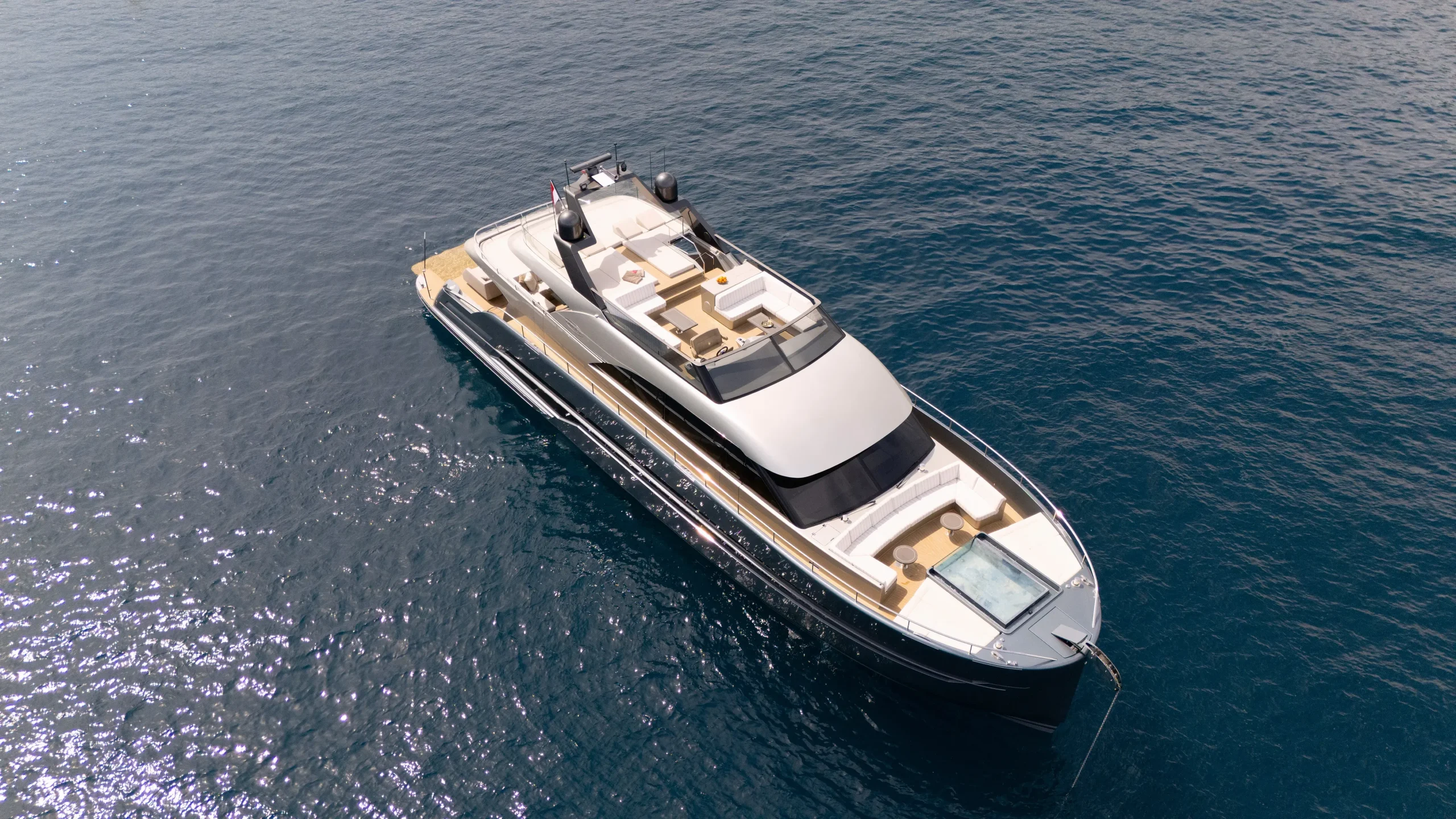 Curves and Carbon: The Tactical All-Aluminum Masterpiece for 2026 ...